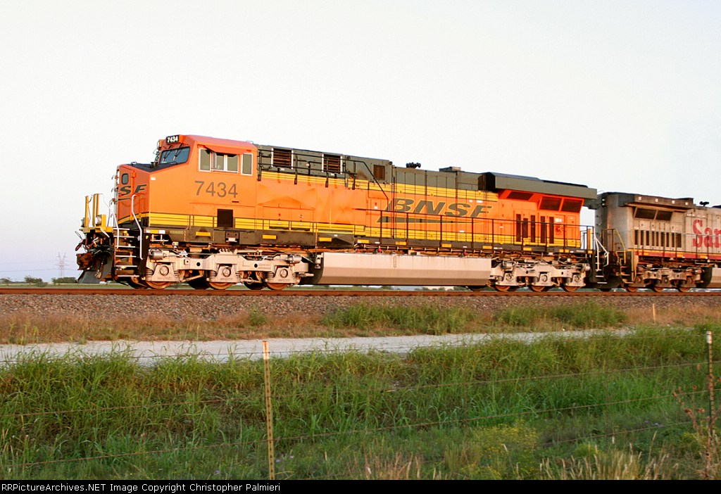 BNSF 7434